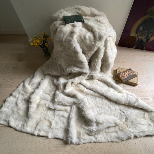 Finest Tuscan Shearling Throws and Runners - Wildash London